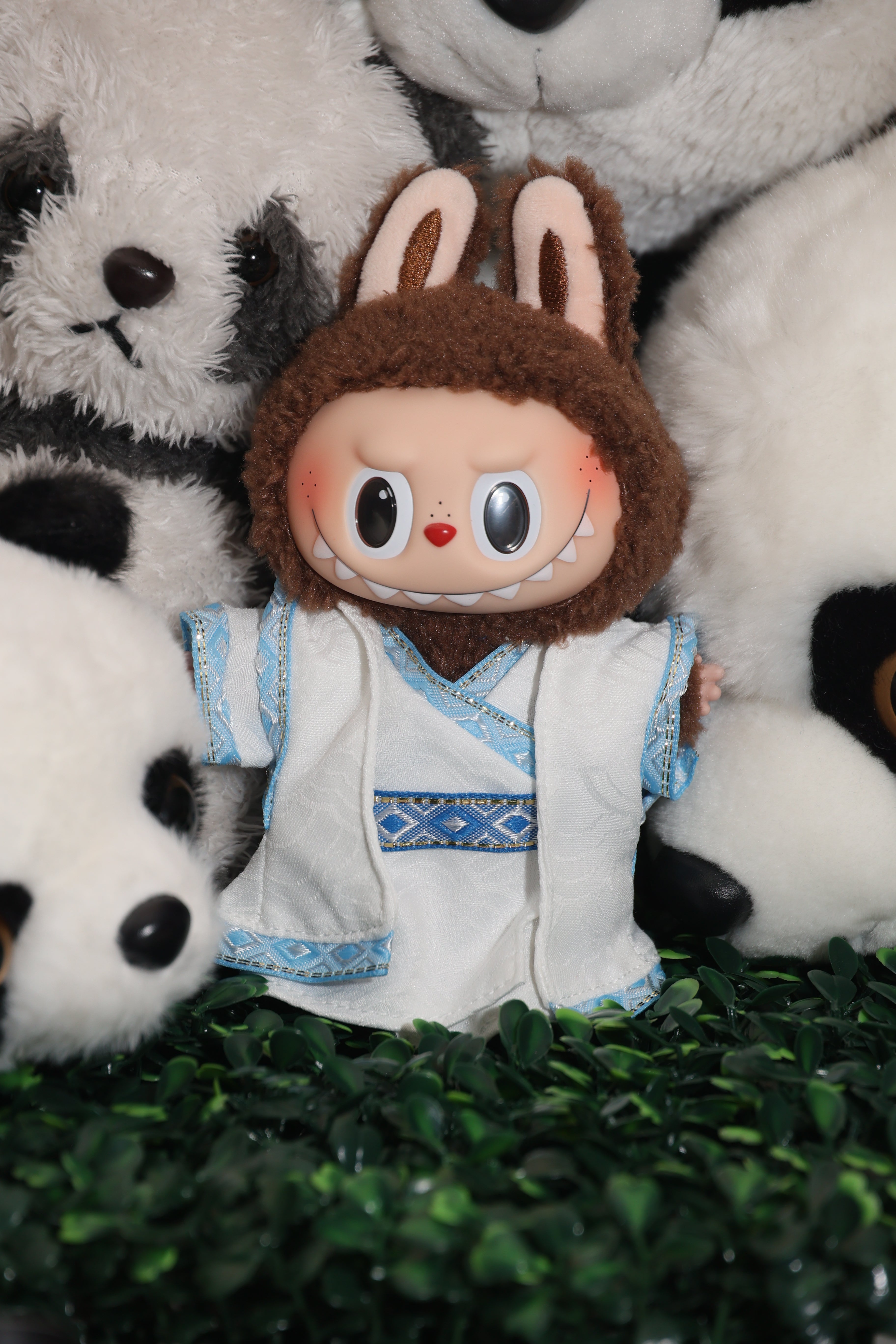 White Lotus & Blue River Hanfu for Labubu – Pen and Pan Boutique